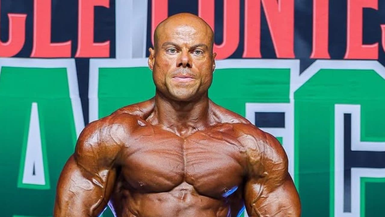 Campione di bodybuilding muore accoltellato durante una lite con la ...