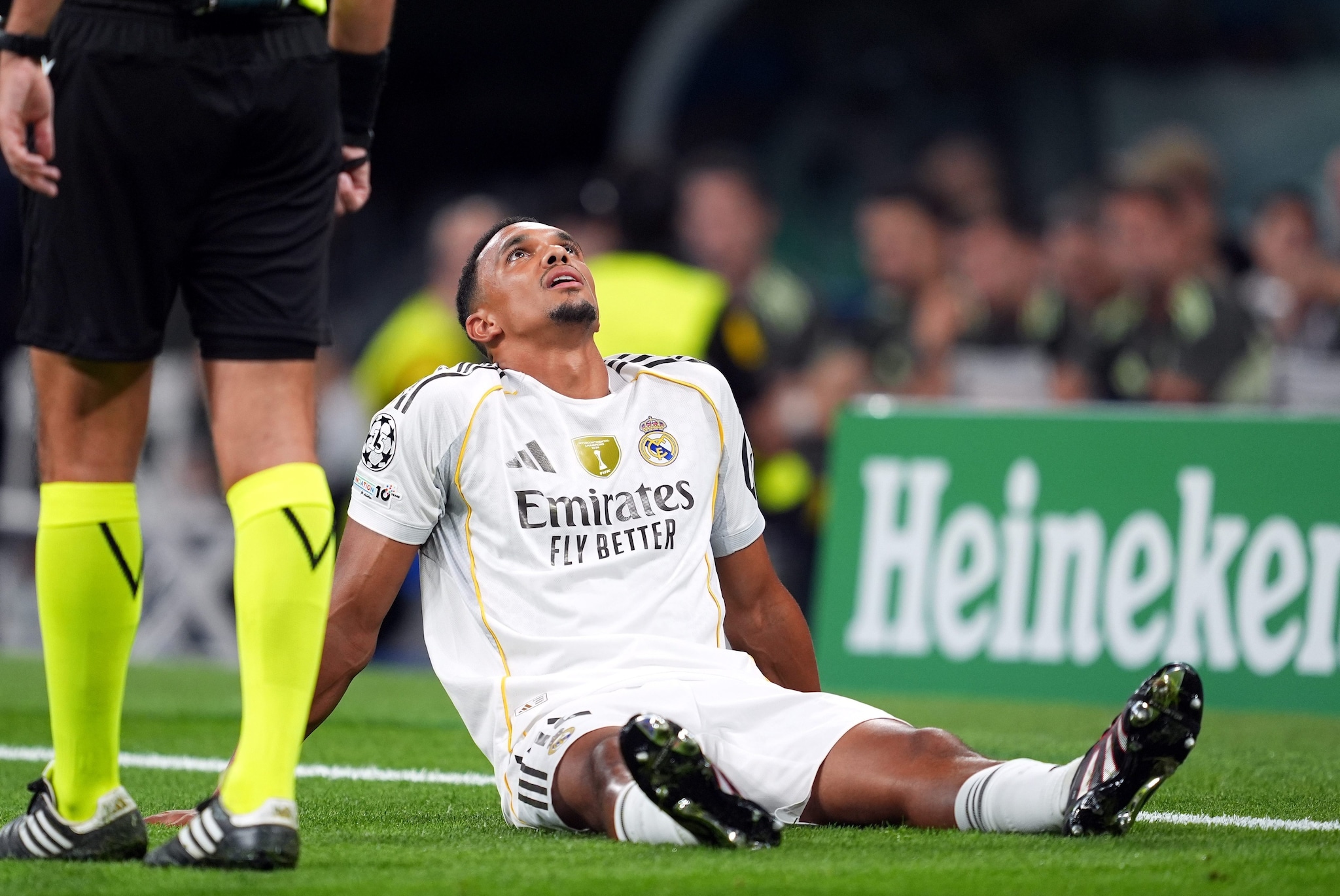 L'esordio di Alexander-Arnold in Champions con il Real è un incubo: si ...