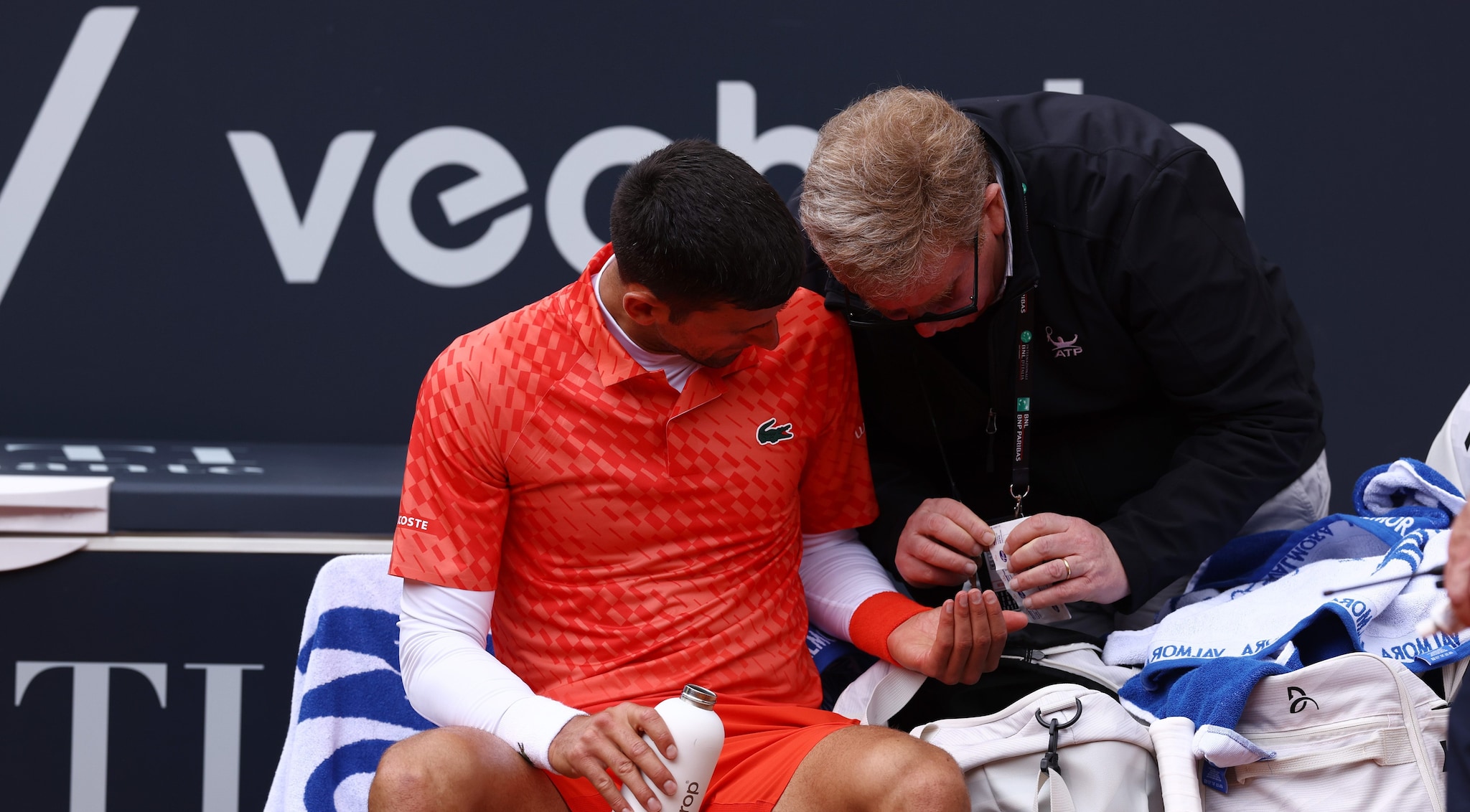 Djokovic e il super alimento che assume ogni giorno: "Lo uso in una miscela di polvere verde"