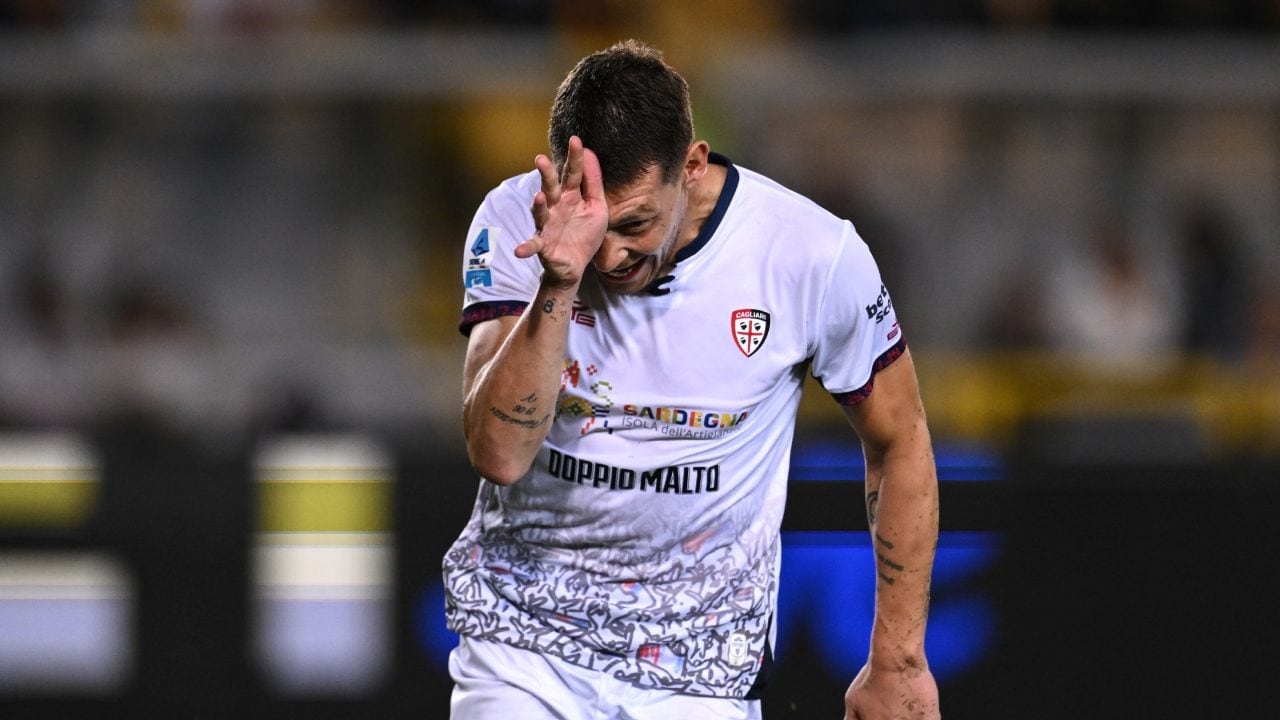 Il Gallo Belotti canta due volte a Lecce, il Cagliari vince 2-1: Pisacane al 3° posto per una notte