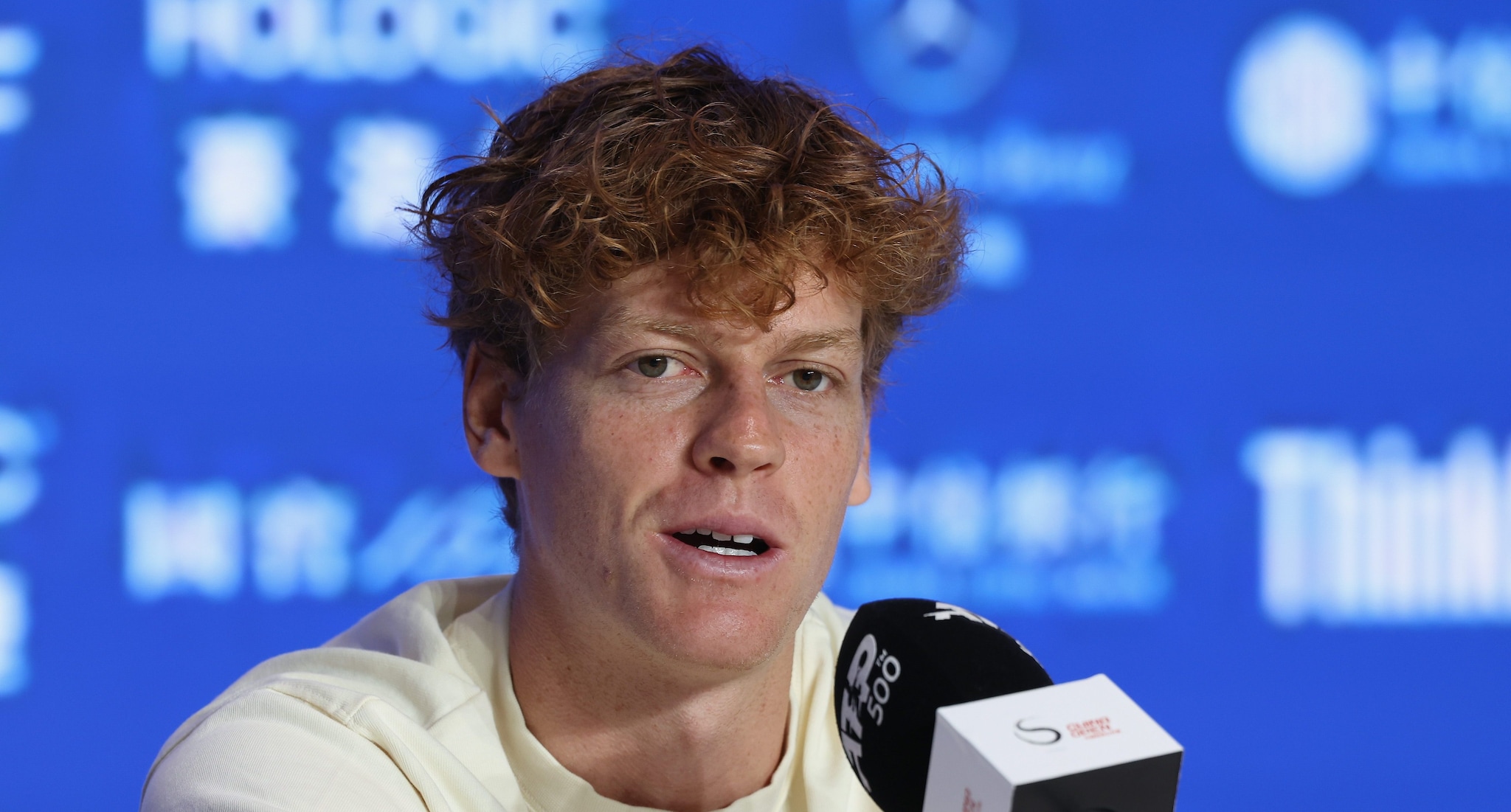 Jannik Sinner sta ricostruendo il cerchio magico, mancava un tassello ...