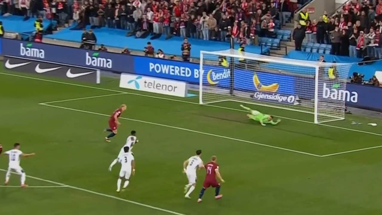 Haaland si fa parare due rigori dal portiere di Israele in un minuto ...