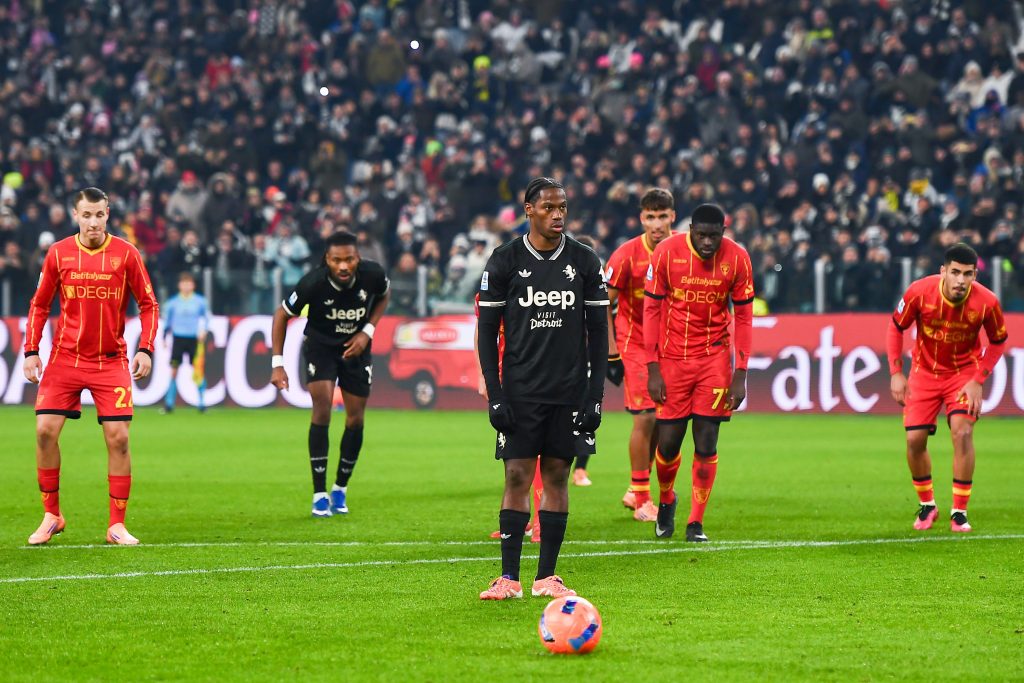 David tenta il 'cucchiaio' ma l'esecuzione è terribile: Falcone ...