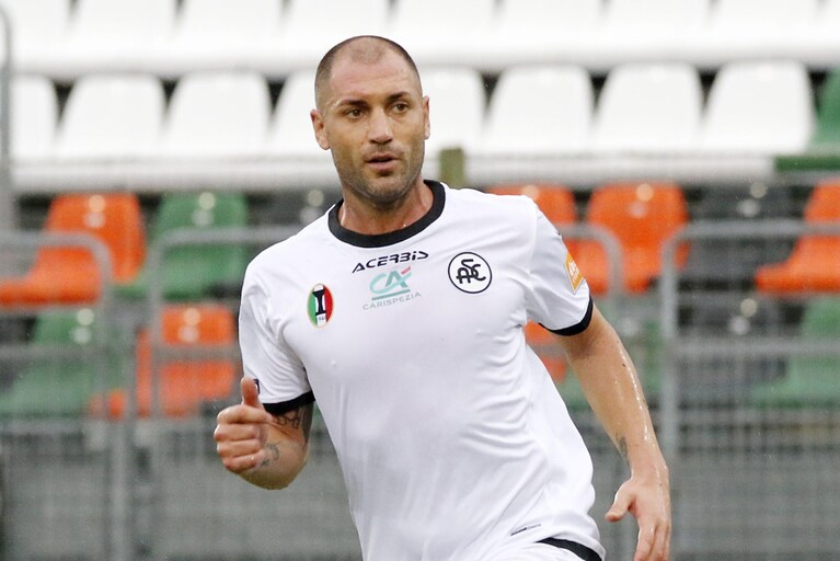 È morto a 39 anni Nicolas Giani: l’ex capitano della Spal scomparso ...
