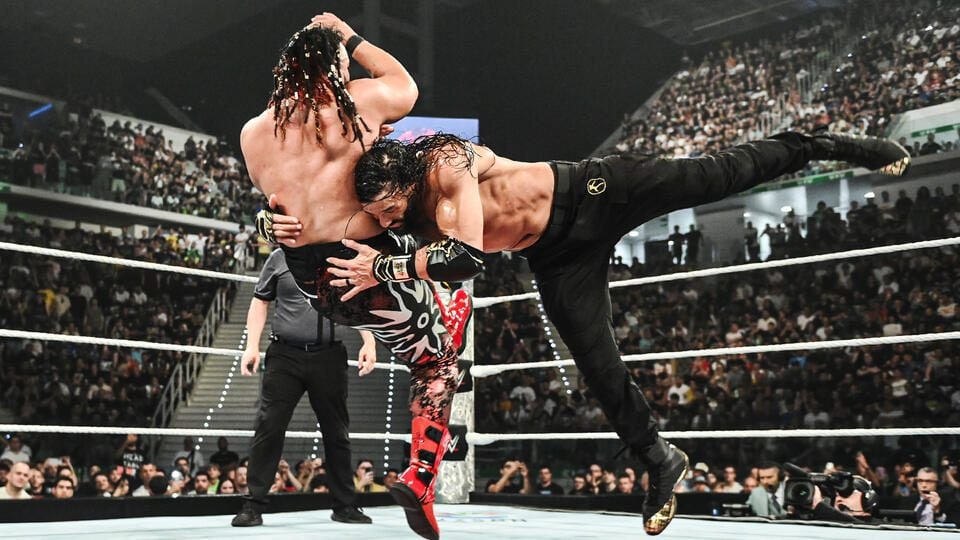 Spettacolare WWE Clash in Italy a Torino: Roman Reigns e Cody Rhodes ...