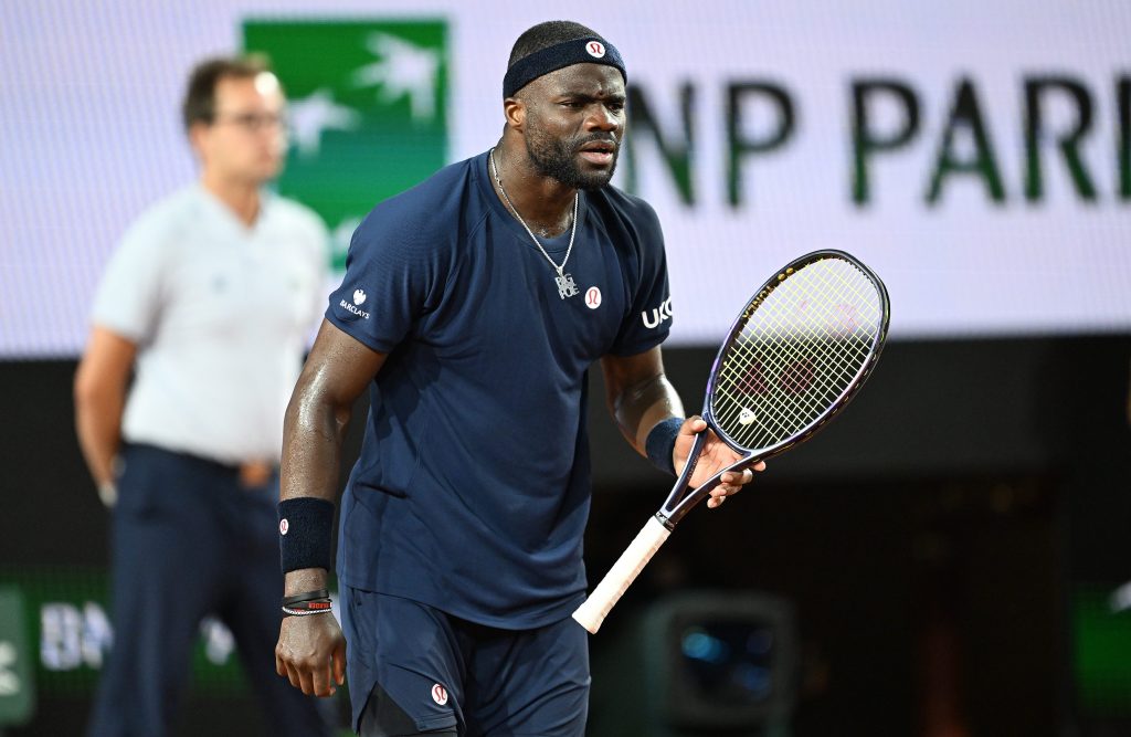 Arnaldi epico al Roland Garros: vince in rimonta la maratona con Tiafoe ...