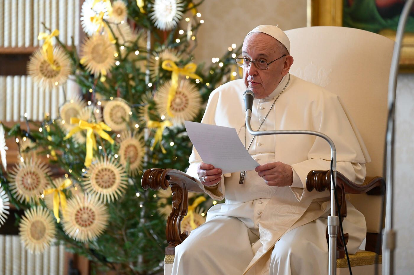 Papa Francesco per Natale regala 4000 tamponi ai senza tetto