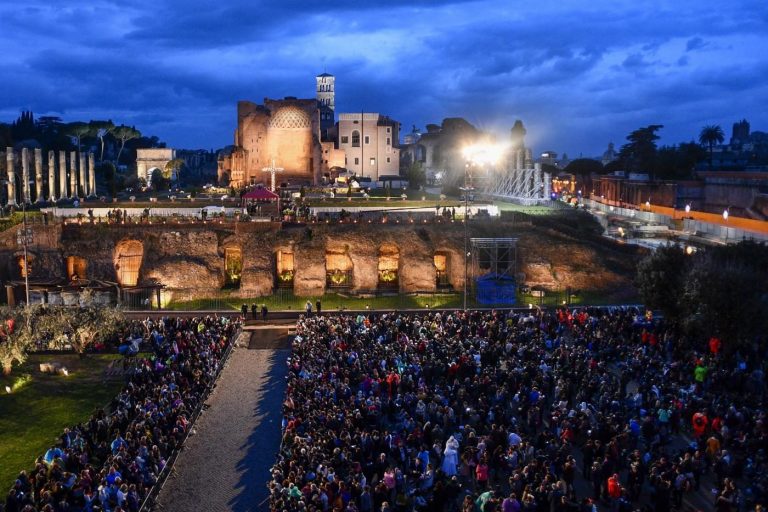 Via dei Coronari a Roma è entrata nella classifica delle 10 strade più ...