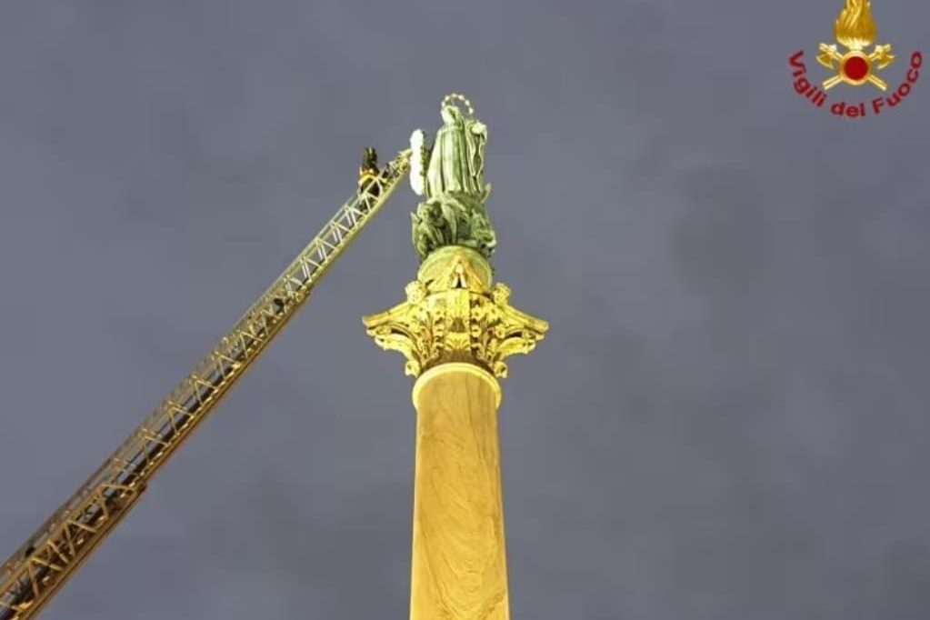 Immacolata Concezione a Roma, la storia della colonna e l'omaggio del ...