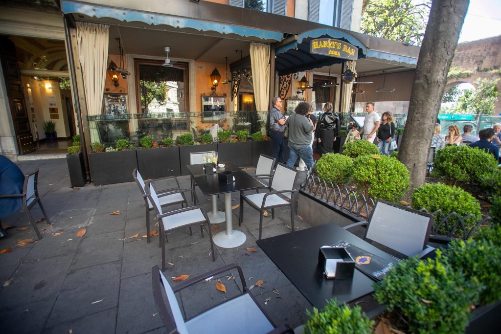 Rino Barillari aggredito, Depardieu si difende dal paparazzo: "È stato ...