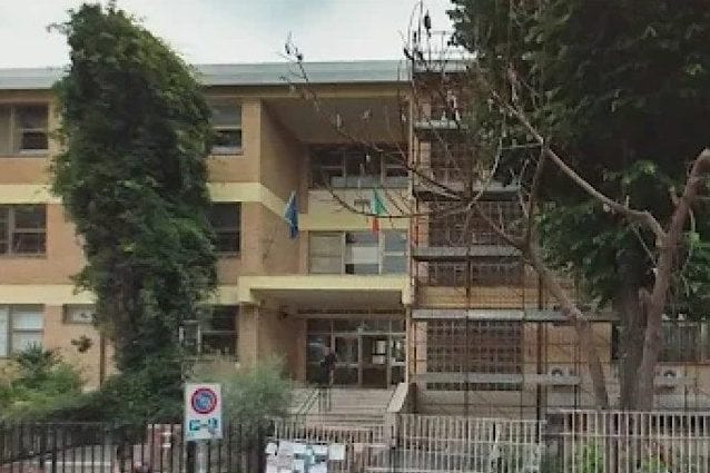 Donna trovata morta in un liceo a Roma, ipotesi suicidio: scuola chiusa ...