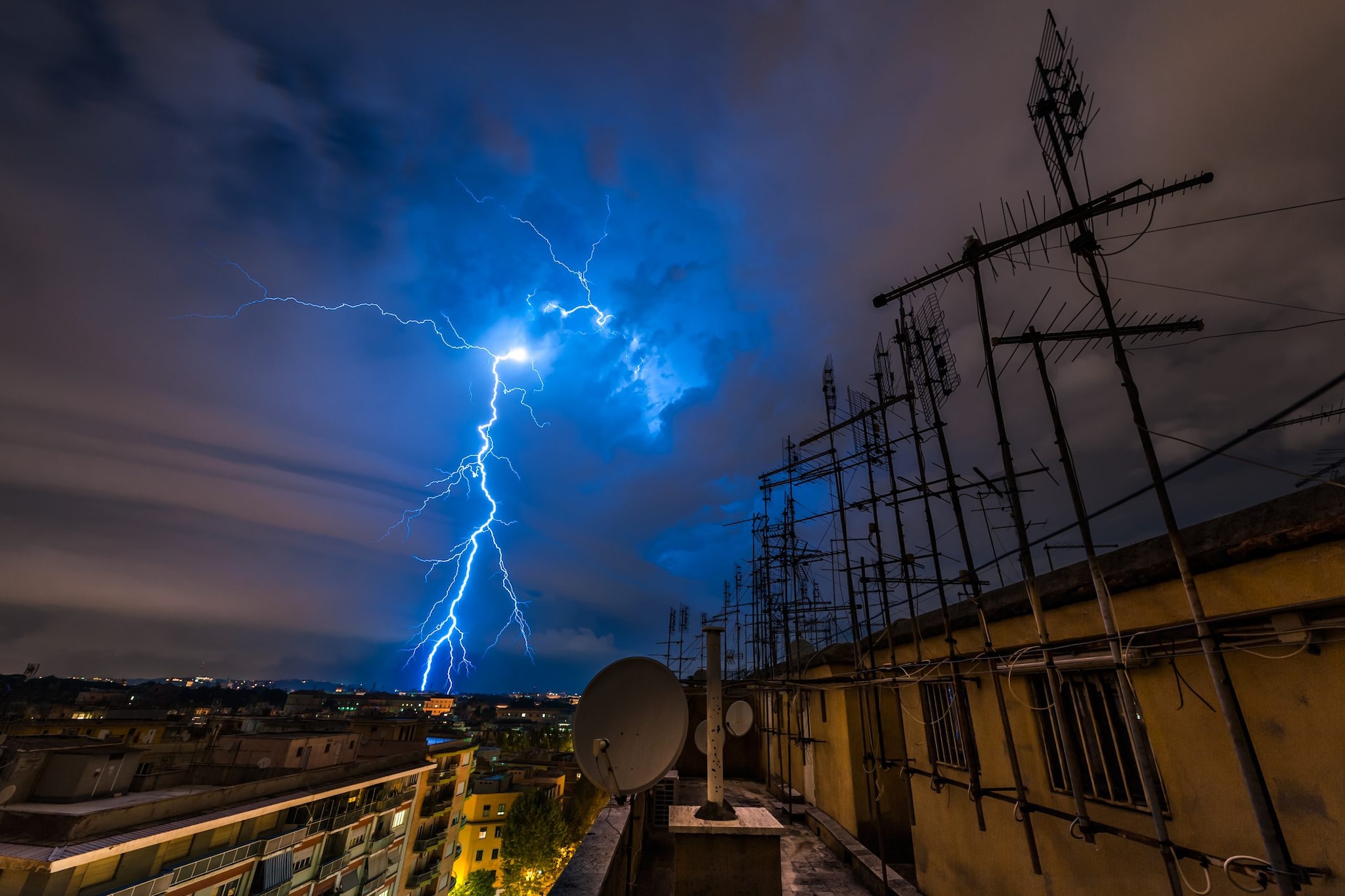 Previsioni meteo Roma e Lazio: oggi pioggia e temporali, nel weekend di ...
