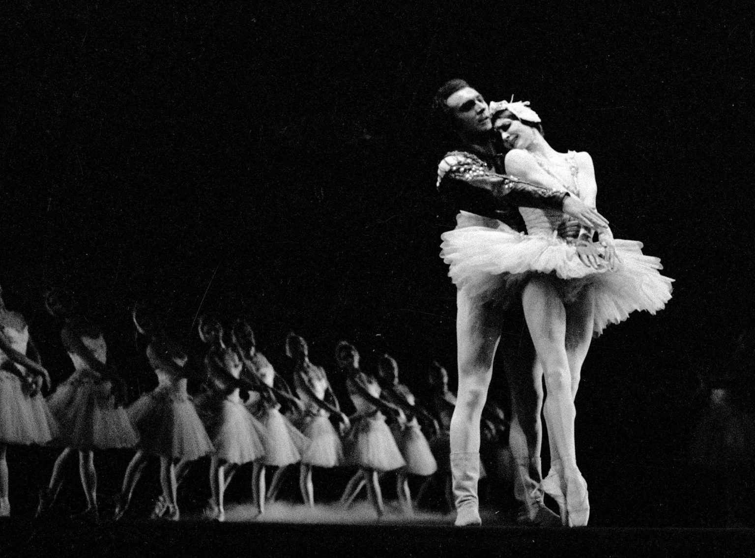È morta Carla Fracci, l'étoile regina della danza italiana aveva 84 ...