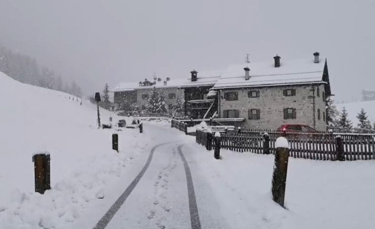 Nevicata d'autunno a Livigno: caduti 15 centimetri di neve fresca