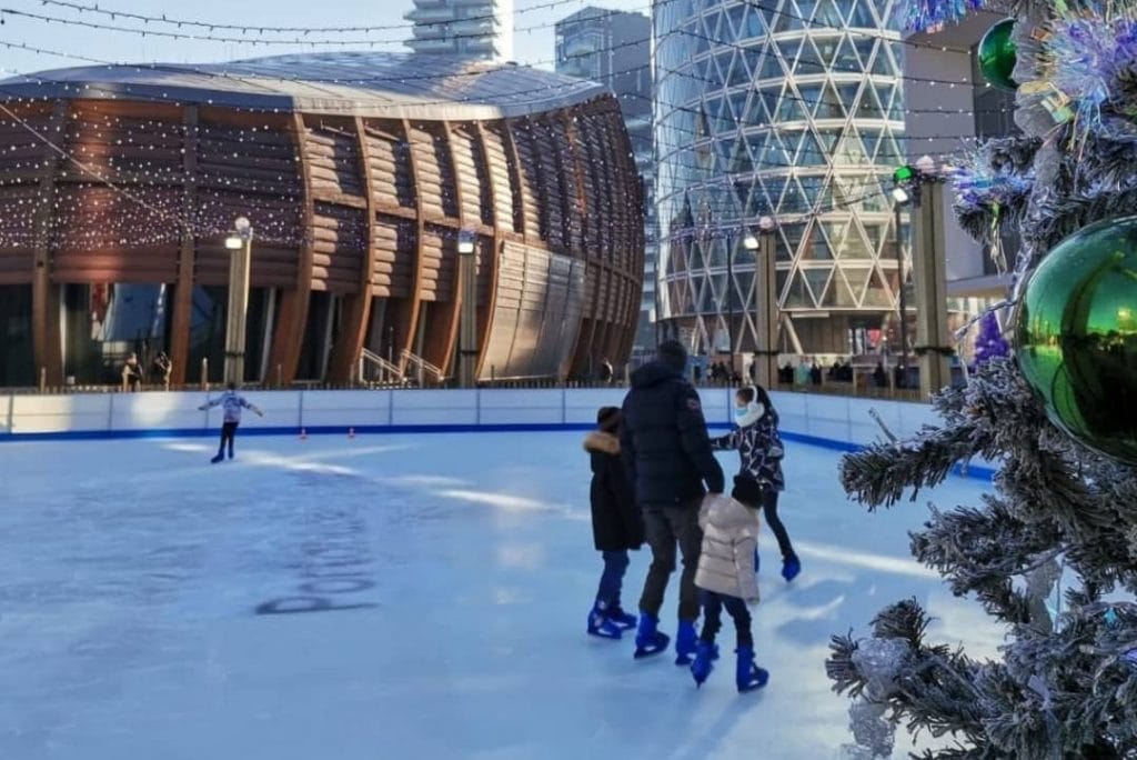 Pattinaggio sul ghiaccio a Milano: le piste aperte a Natale 2021 con ...