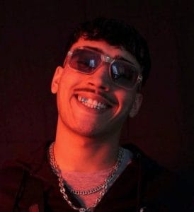 Simba La Rue picchia Baby Touche: lo scontro tra i due rapper finisce ...