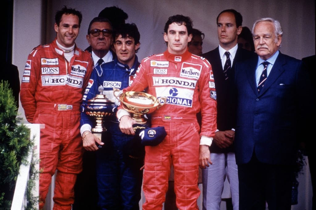 L'ex pilota Jean Alesi ha prestato servizio come chierichetto per la ...