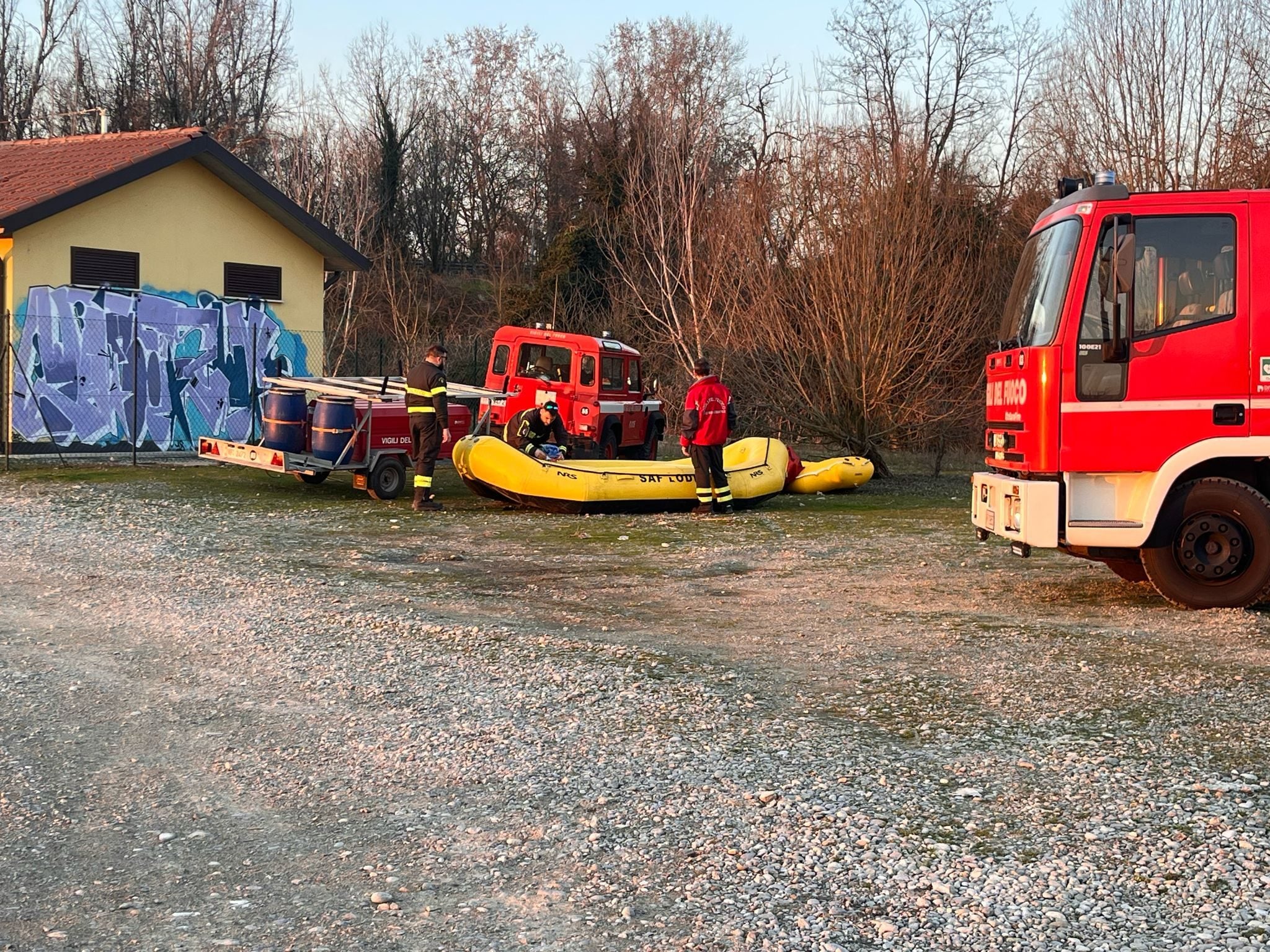 Trovato nel fiume Adda il corpo di una donna chiuso in una valigia: l ...