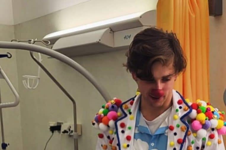 Filippo Bonacchi muore a 26 anni: faceva clownterapia ai pazienti del Niguarda di Milano