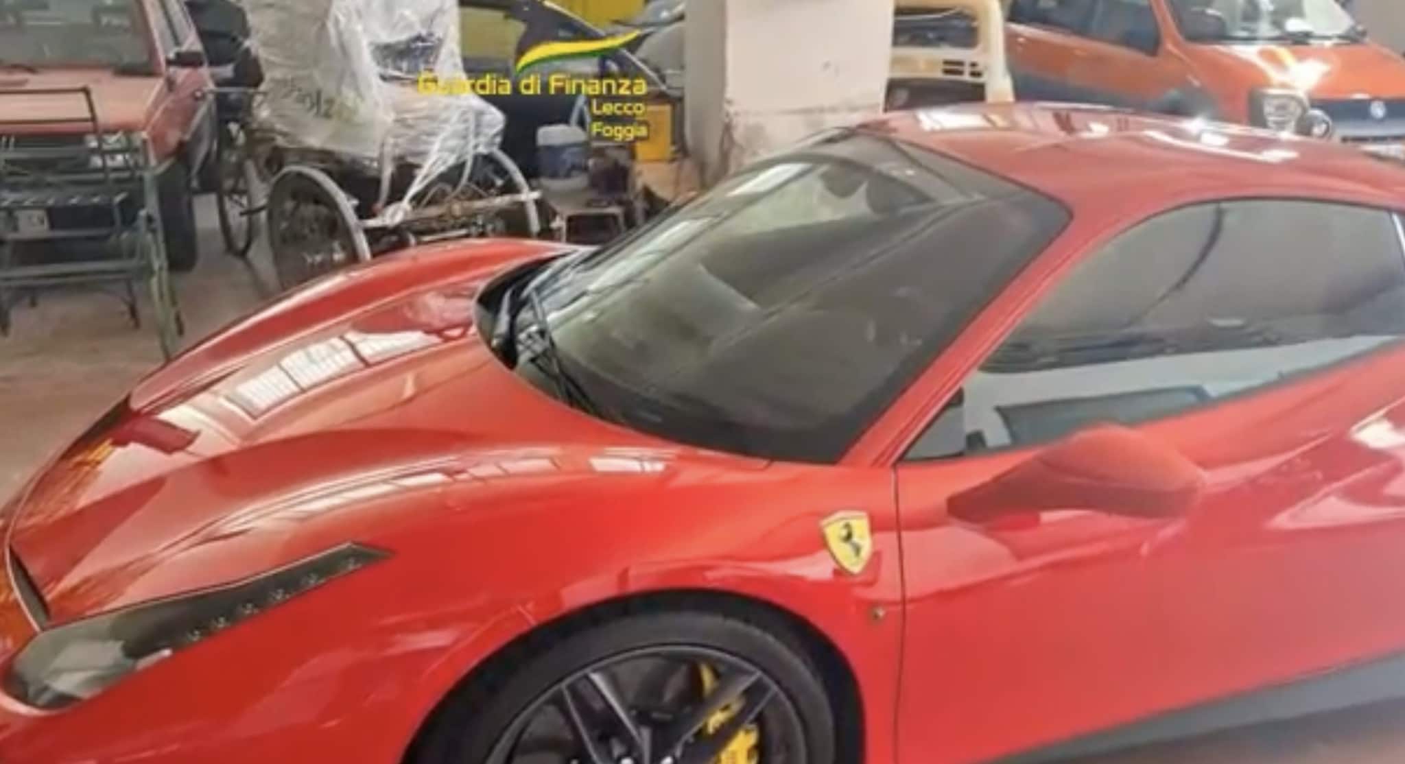 Risulta nullatenente ma i finanzieri gli trovano otto auto da corsa ...