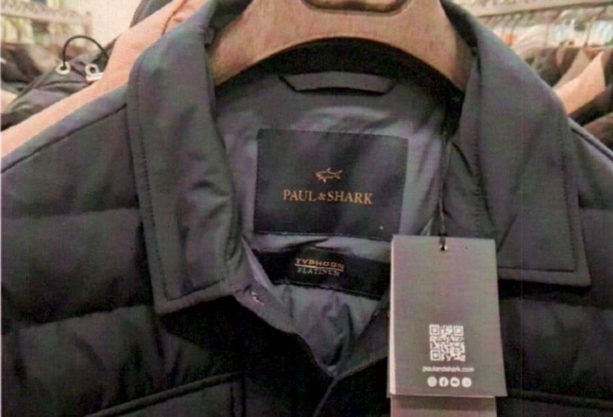 Produrre un giubbotto che Paul&Shark vende a 2000 euro costa 107: i ...