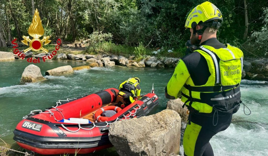 Finiscono nel fiume Adda e vengono travolti dalla corrente: 18enne ...