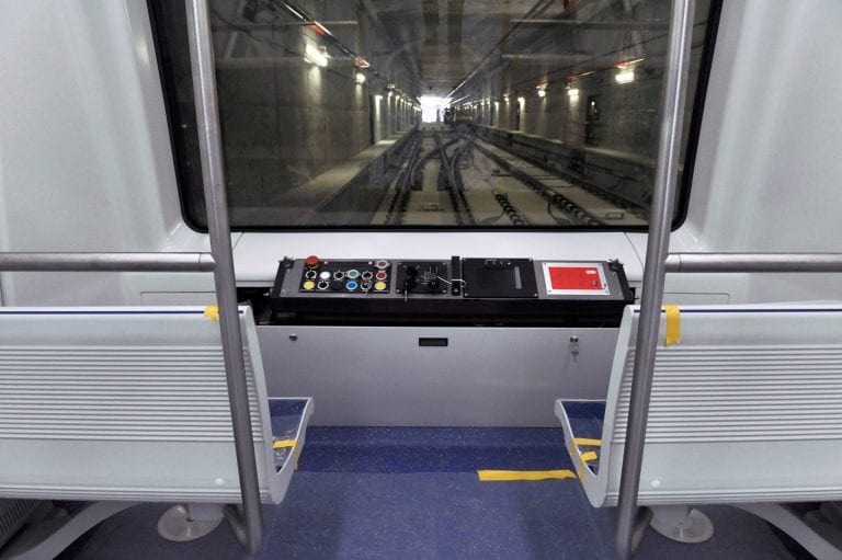 Metro rossa Milano: fermate, orari e mappa della linea M1