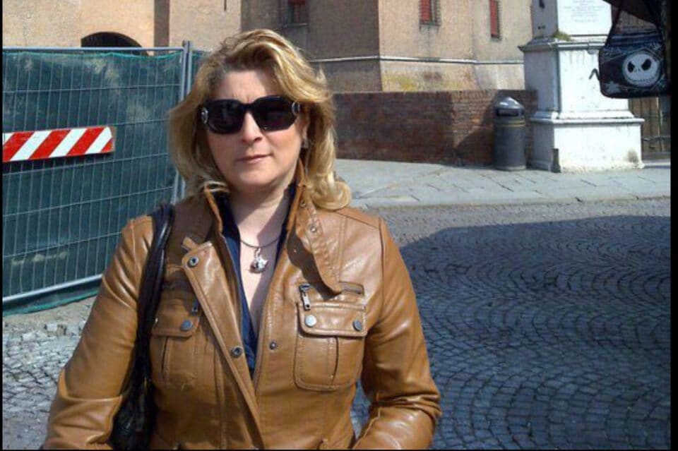 Lutto cittadino a Sarno per i funerali di Annamaria, uccisa dal marito ...