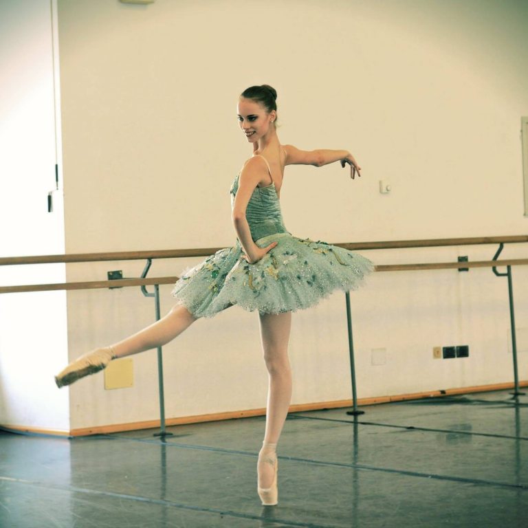 L'appello per la pace di Karina Samoylenko, ballerina del Teatro San ...