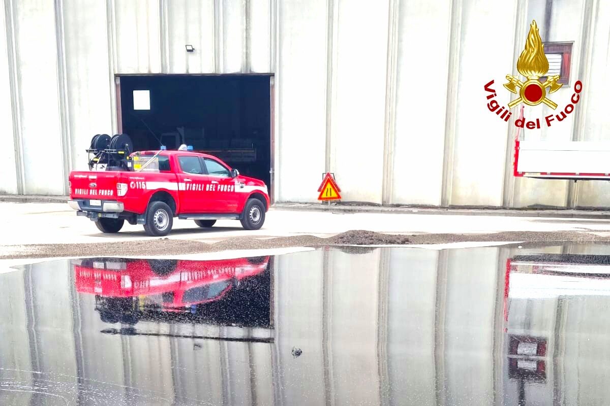 Incidente sul lavoro a Flumeri, operaio di 32 anni investito da catrame ...