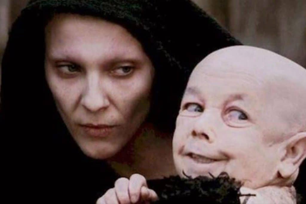 L'attore di "Ciribiribì Kodak" vive a Napoli e stanno per abbattergli ...