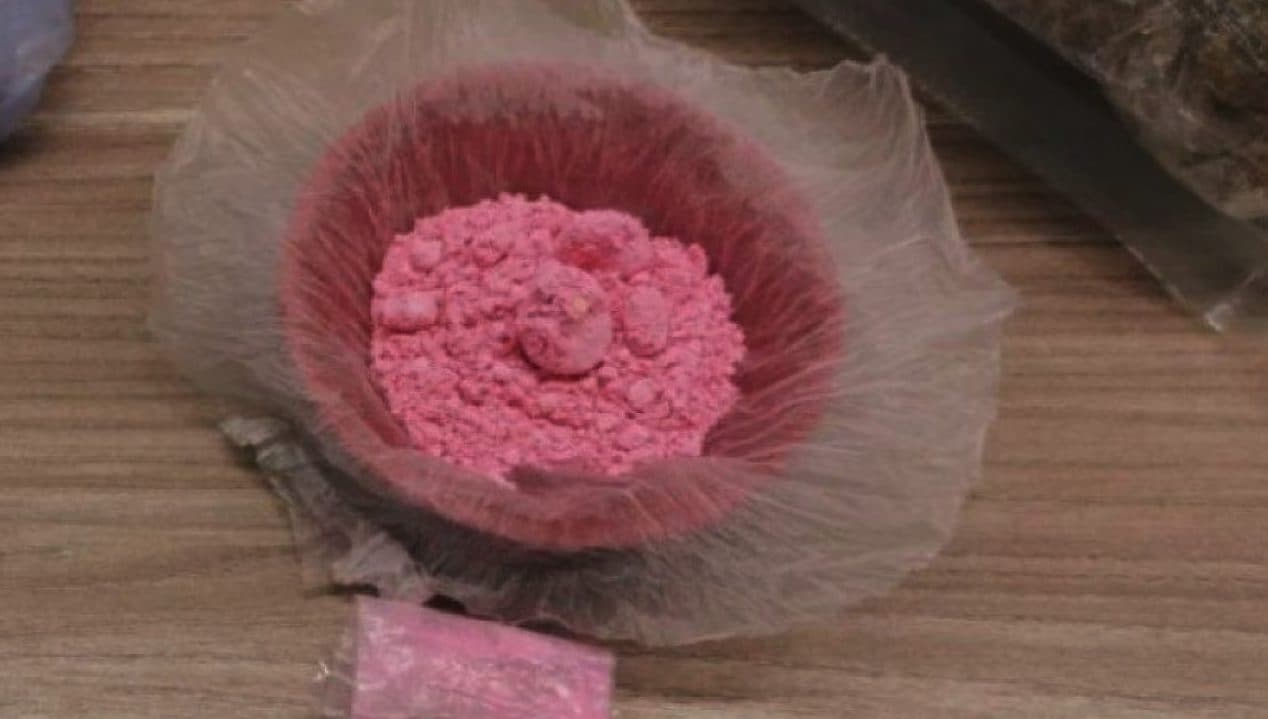 Nella piazza di spaccio anche il "rosé", costa 500 euro al grammo: 2 ...