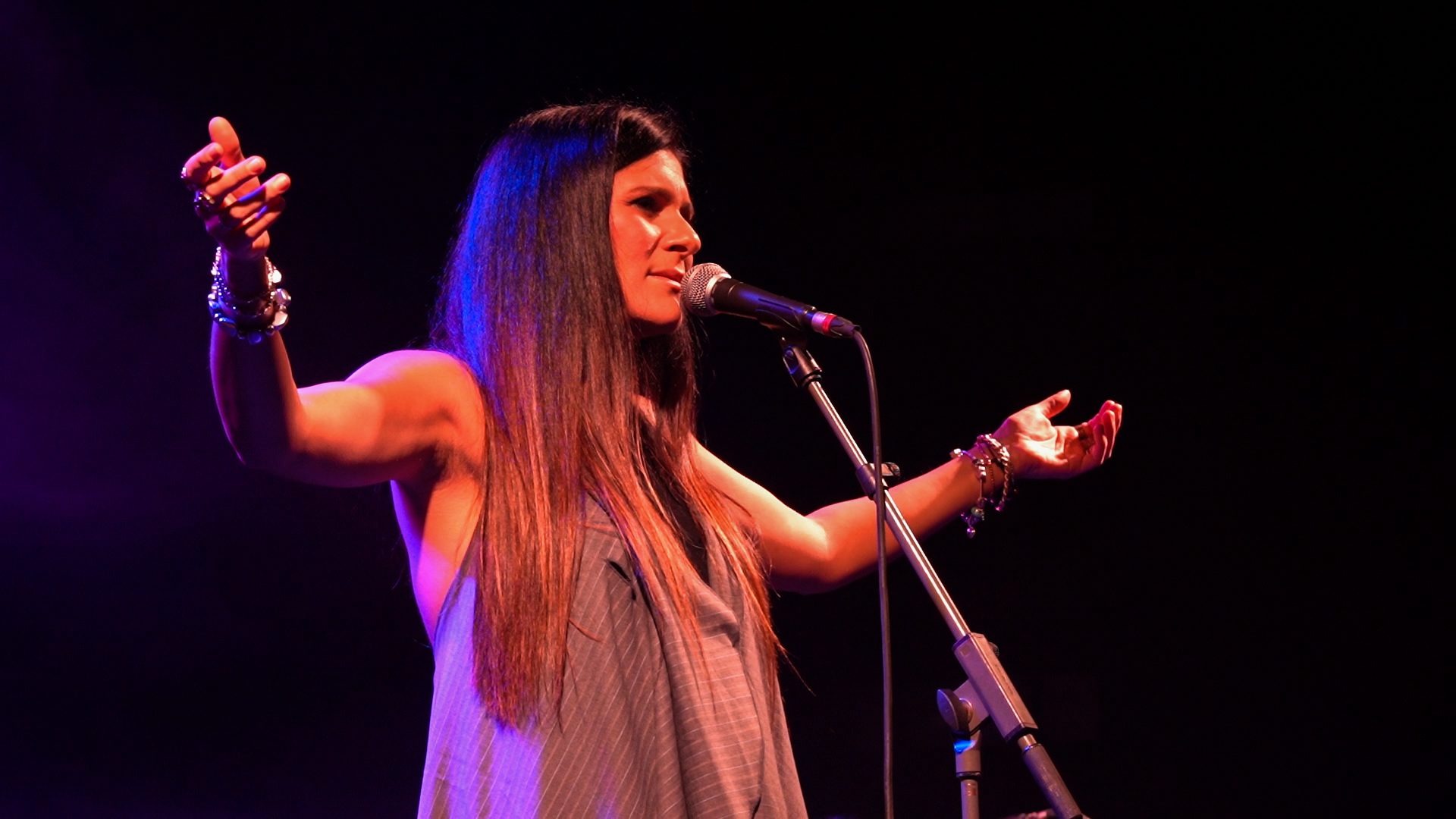 "In tournee lontana da mio figlio e mio marito: non c'è nulla di male ...