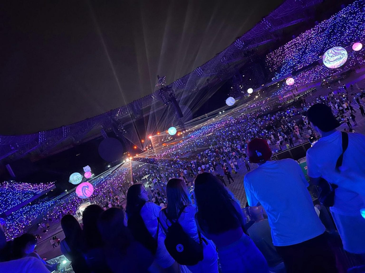 Coldplay a Napoli, Chris Martin canta Pino Daniele: Napule è da brividi