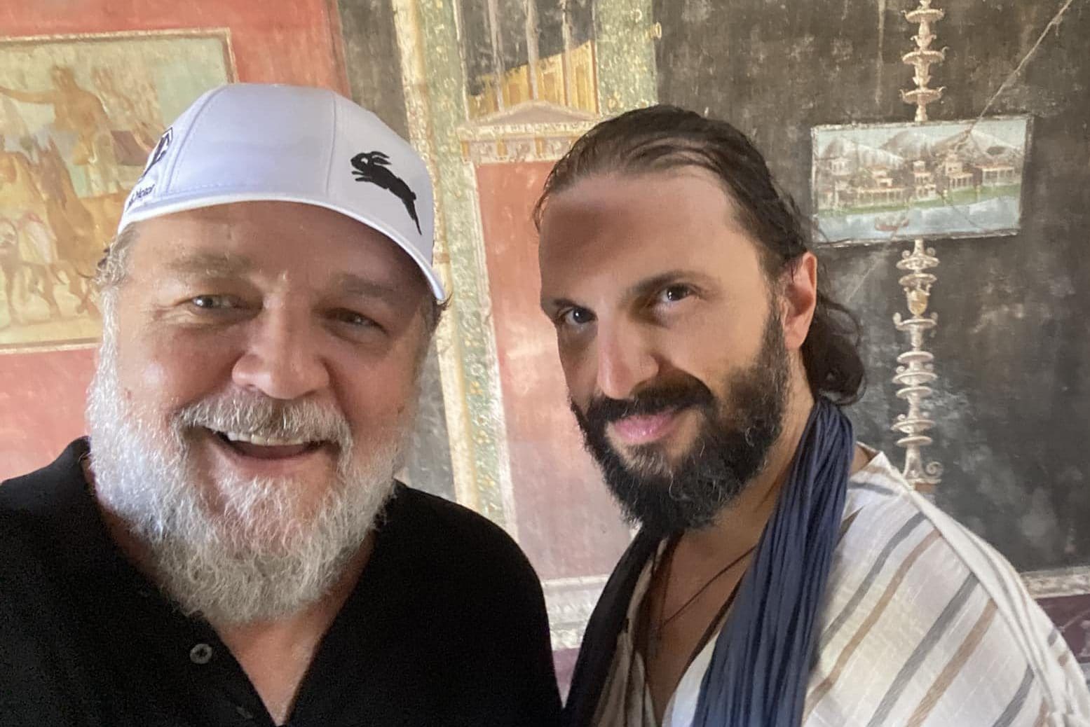 Il "Gladiatore" Russell Crowe in visita agli Scavi di Pompei: selfie ...