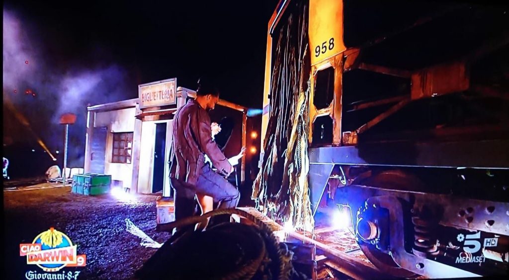 Il tram storico di Napoli a Ciao Darwin 9 su Canale 5: set per la sfida ...