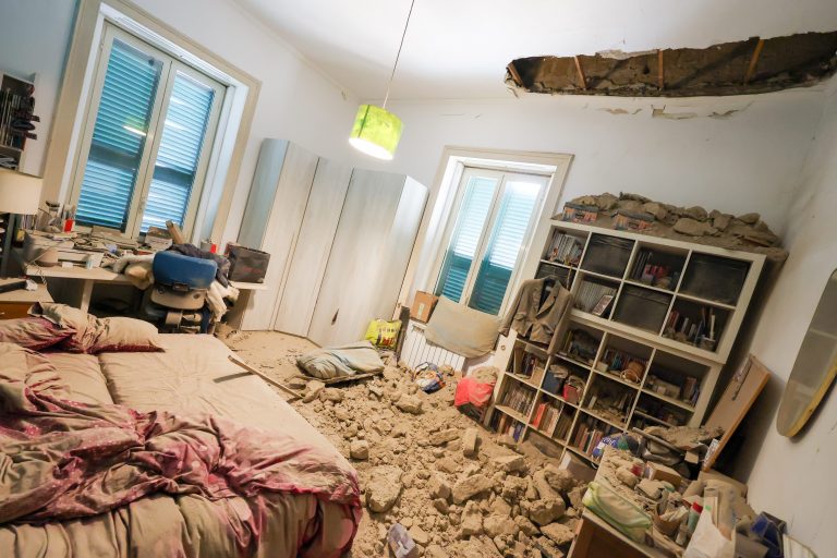 Terremoto Napoli ai Campi Flegrei, news in diretta: nuova scossa 3.5 ...