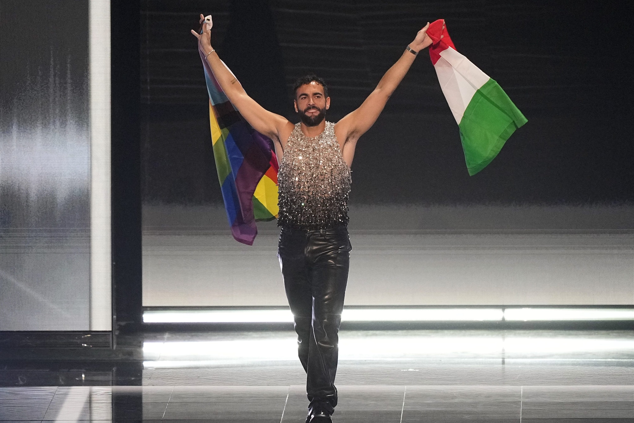 Concerto di Marco Mengoni stasera a Napoli: orari della metro e come ...
