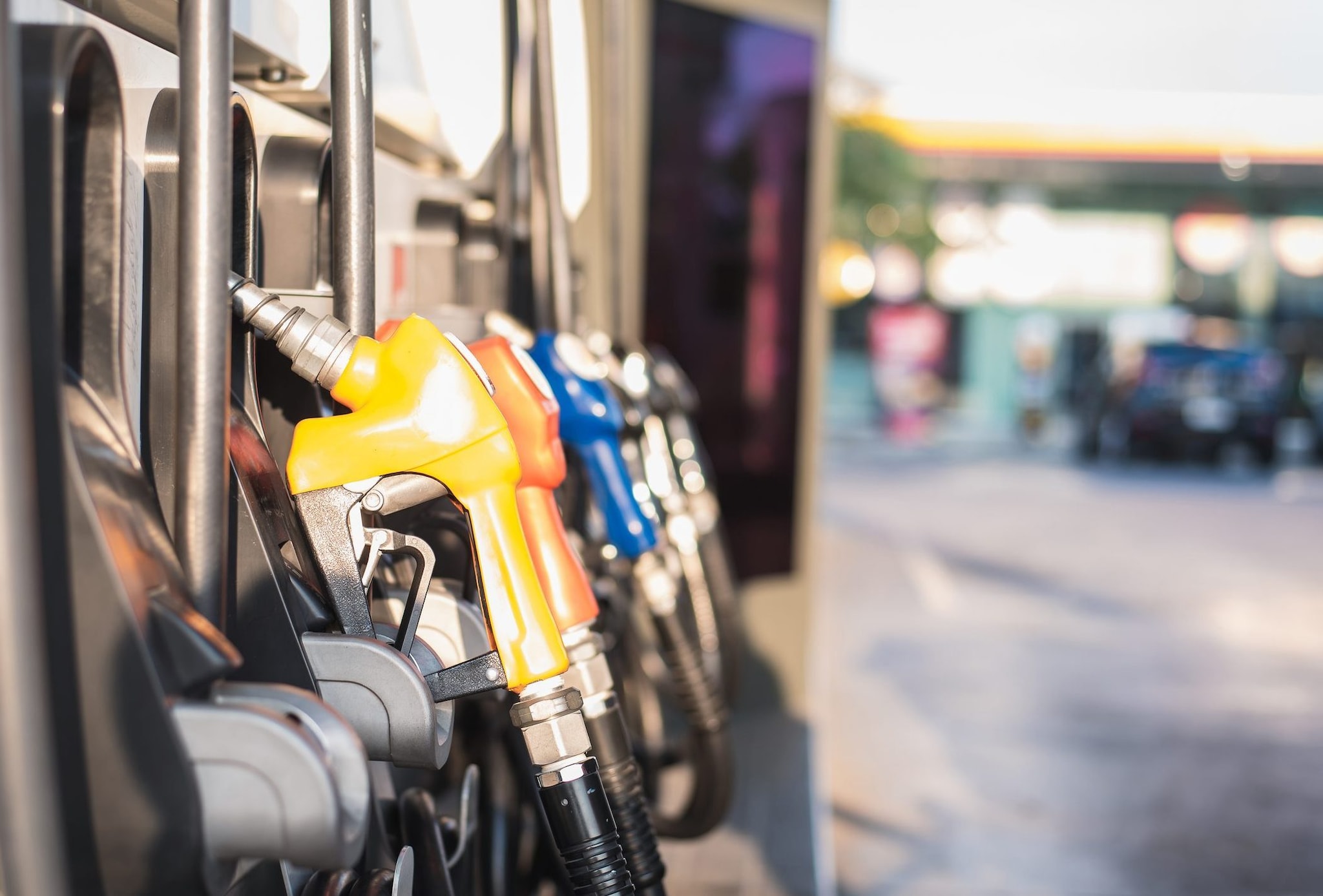 Rapinatori armati alla pompa di benzina di Pontecagnano: messi in fuga ...