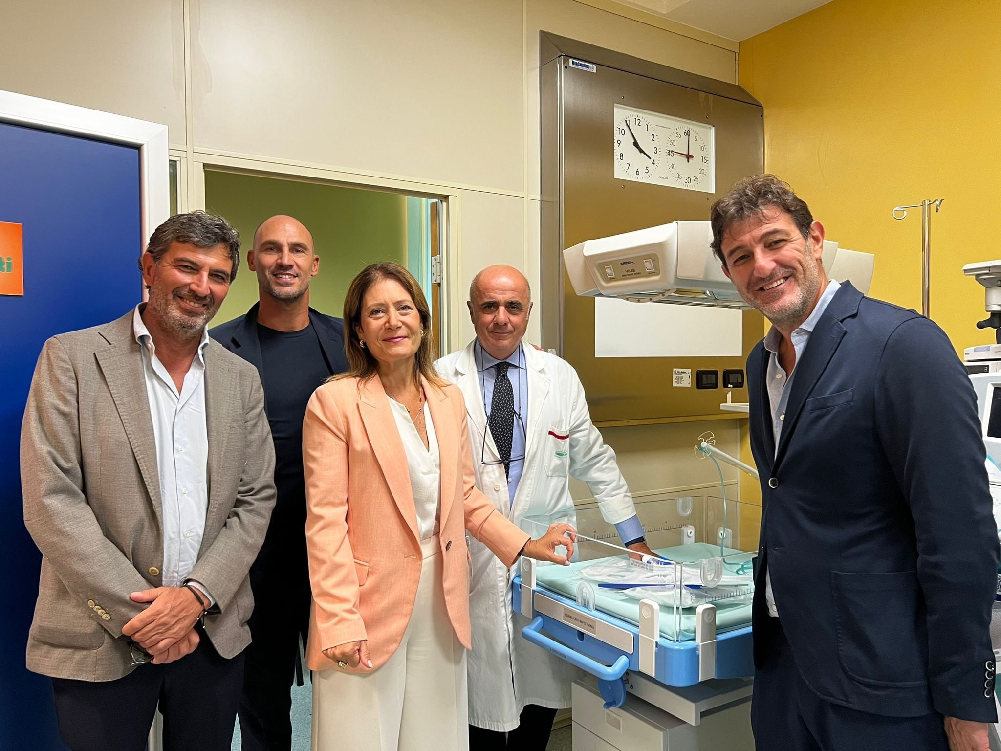 Una nuova isola neonatale per l'ospedale Monaldi: il dono della ...