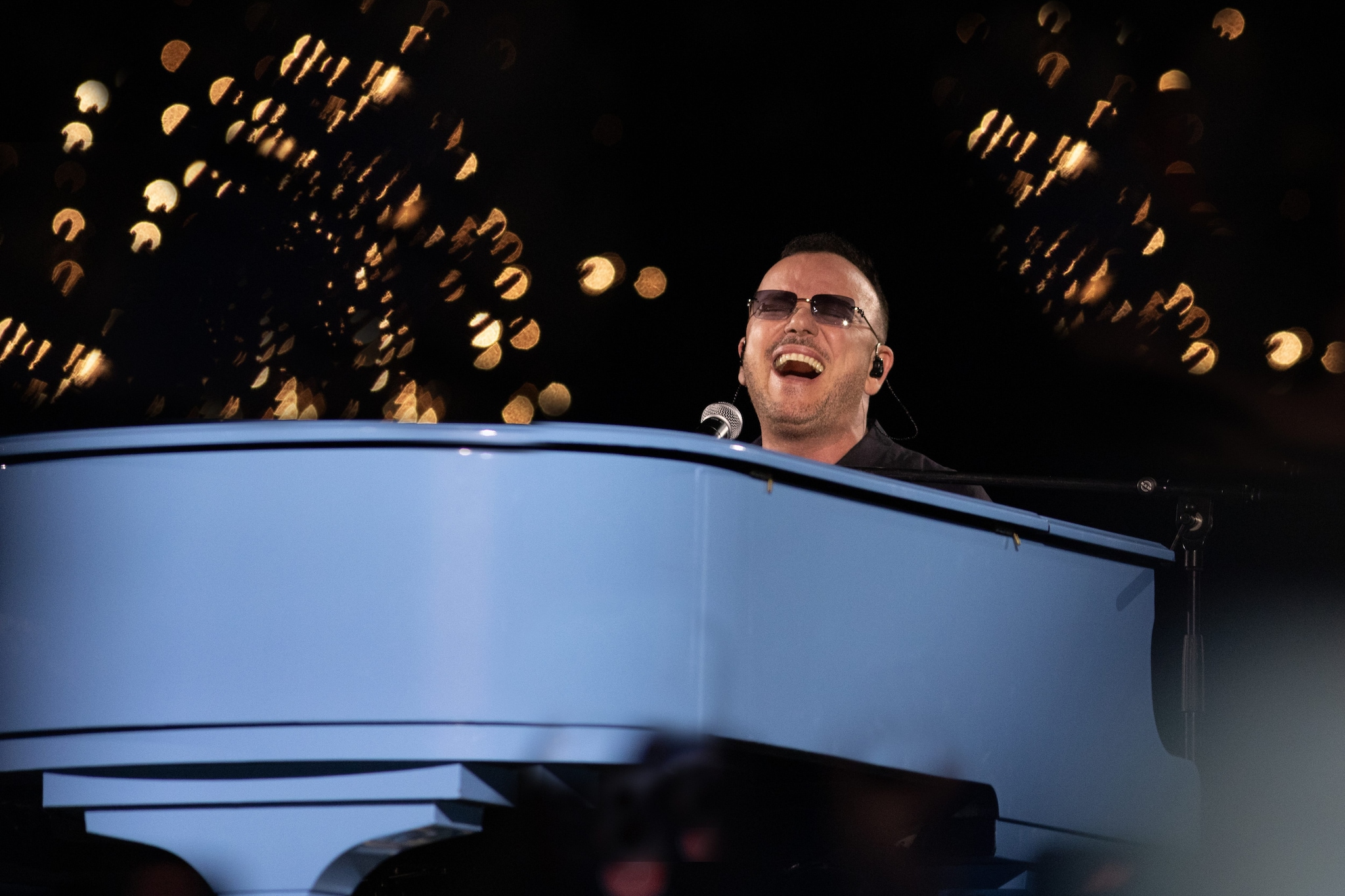 Gigi D’Alessio in concerto a Napoli: la scaletta completa nelle date in ...