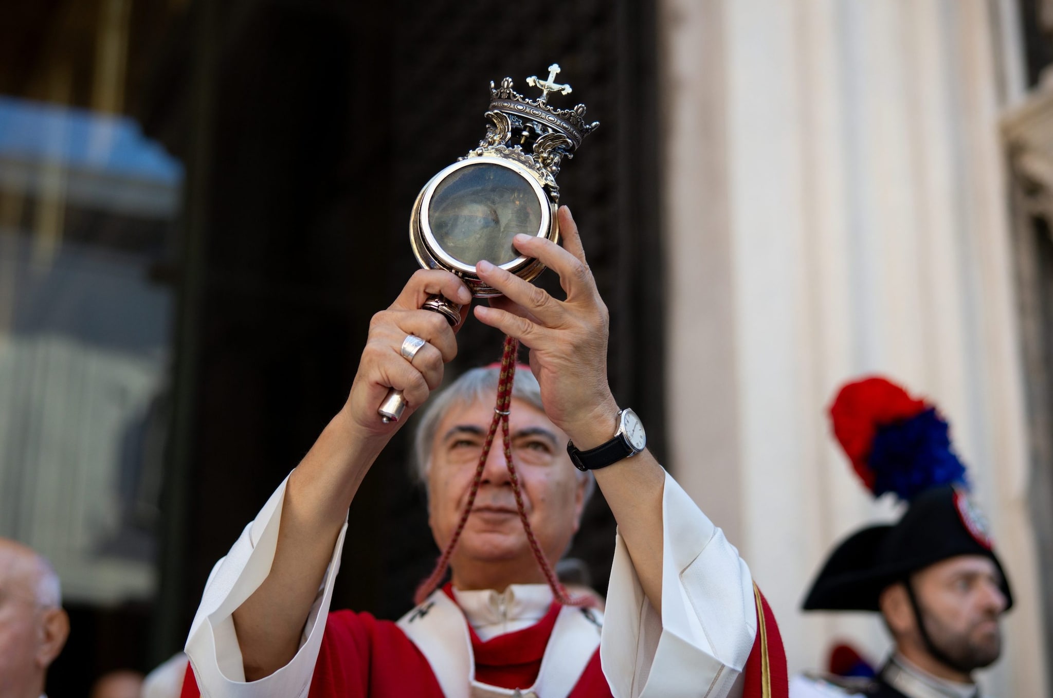 Miracolo di San Gennaro del 19 settembre 2025: il sangue sciolto alle ore 9.59