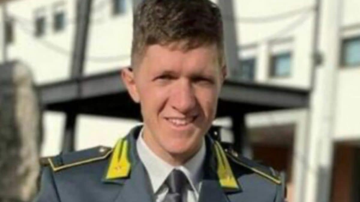 Trovato morto Daniele Scotto Rosato, finanziere di 30 anni, scomparso in mare a Bacoli mentre ...