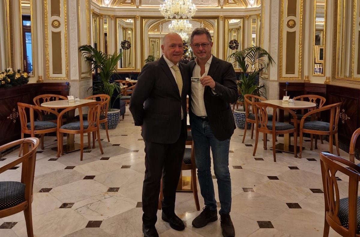 Va in pensione Gennaro Ponziani, storico direttore del Gambrinus: in 30 ...