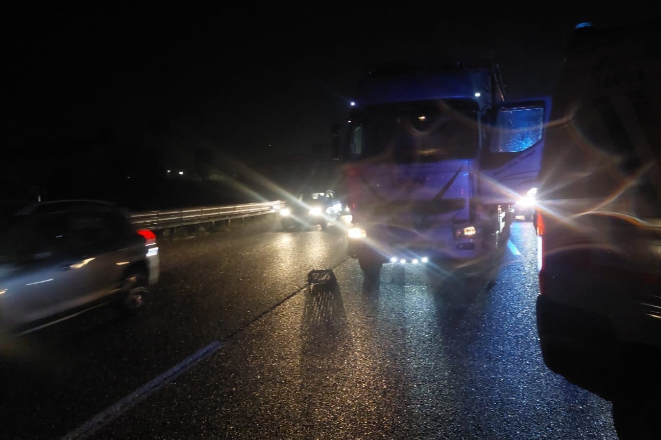 Muore mentre guida sull'Autostrada Salerno-Reggio, camion si schianta ...