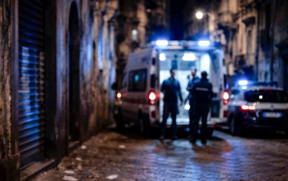 Agguato a colpi di pistola nella notte a Secondigliano: due feriti ...