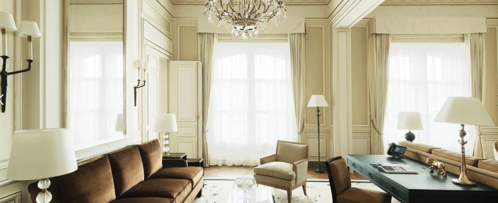 La spettacolare suite di Coco Chanel al Ritz: quanto costa dormire ...