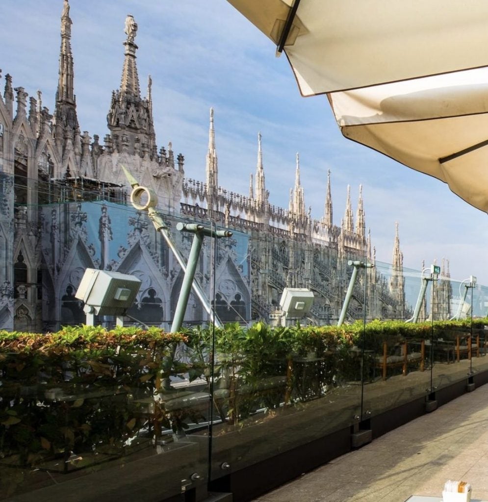 Le 10 migliori terrazze a Milano per fare aperitivo o pranzare all'aperto
