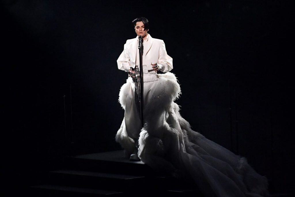 Sheldon Riley, il cantante australiano all'Eurovision con il volto ...