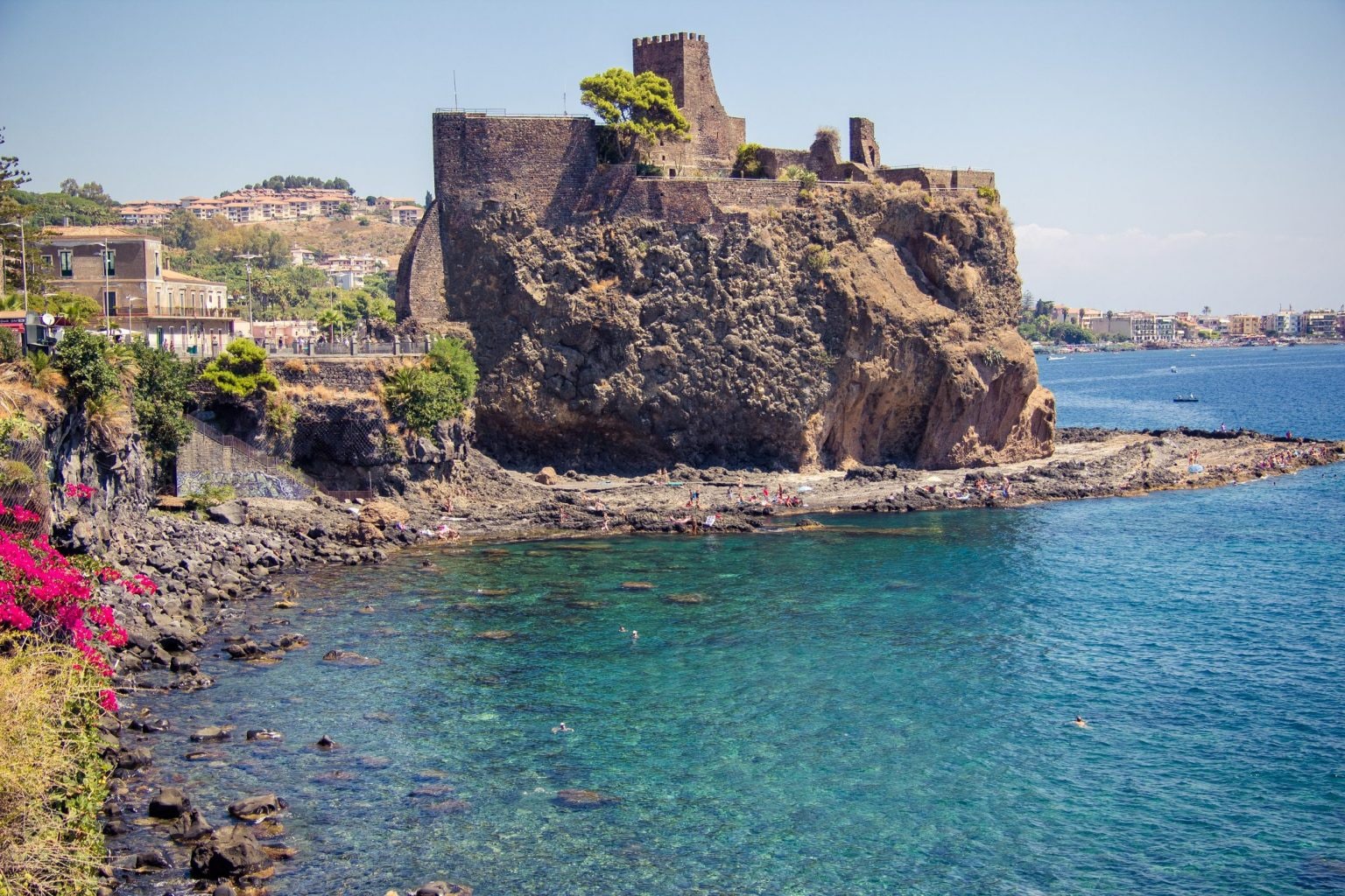 Le 10 spiagge più belle di Catania e dintorni
